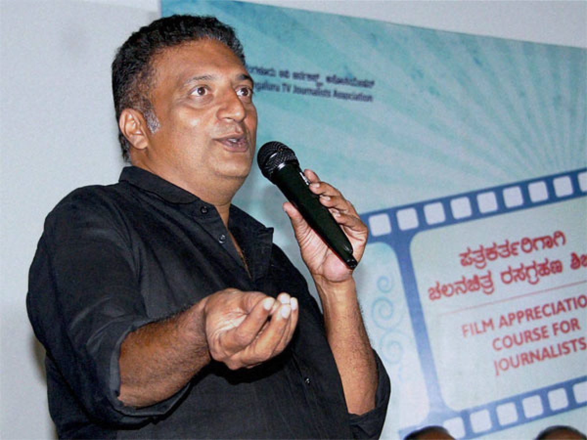 Prakash Raj campaigns in Bengaluru, says 'I'm fighting for the people ...