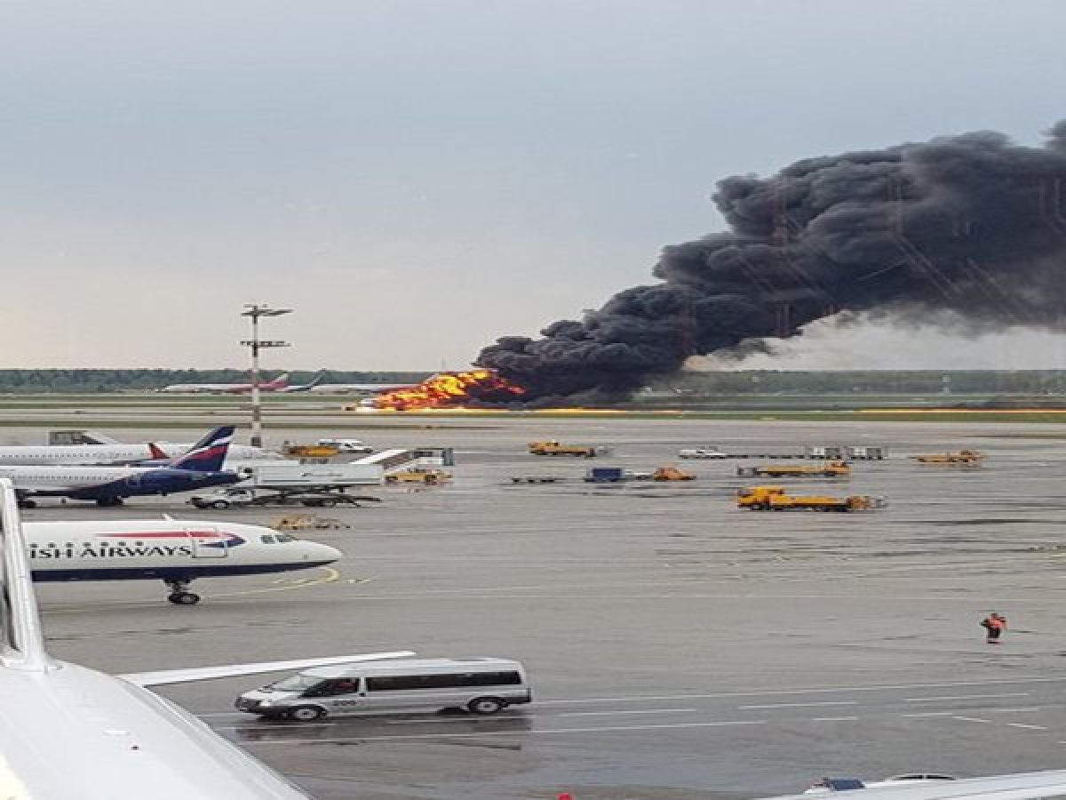 At least 40 killed after Russian plane on fire makes emergency landing ...