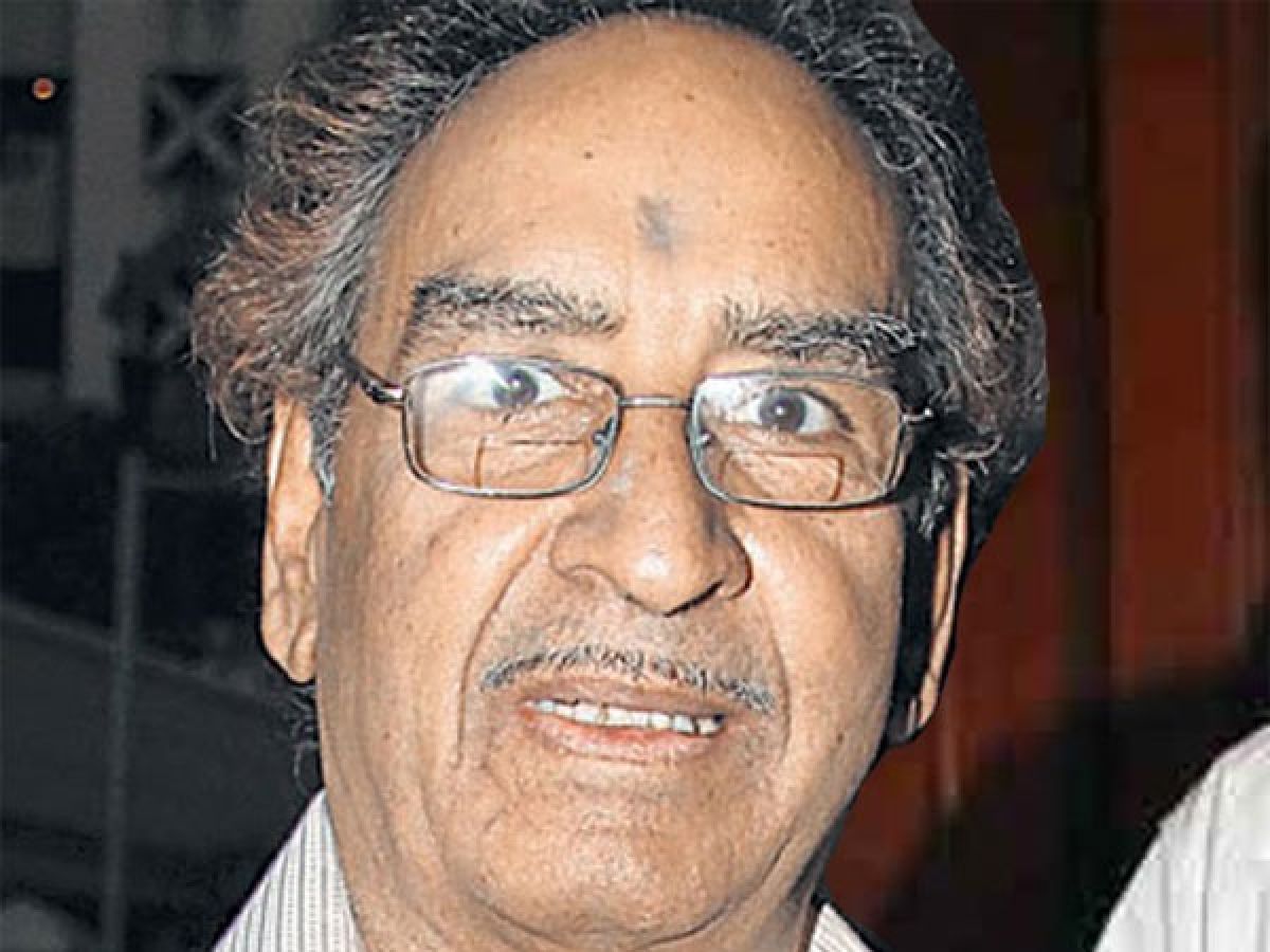 Ajay Devgan's father Veeru passes away in Mumbai - Oneindia News