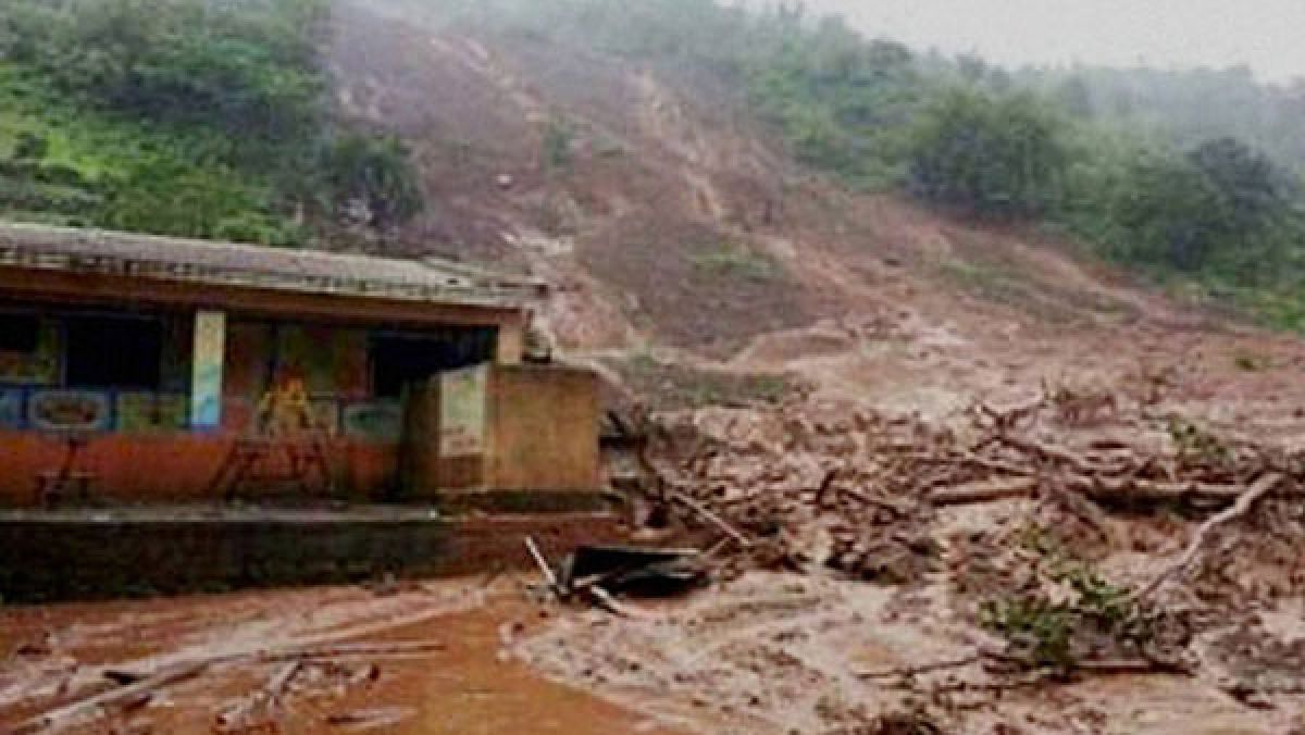 Kerala: 30 feared missing after massive landslide at Kavalappara ...