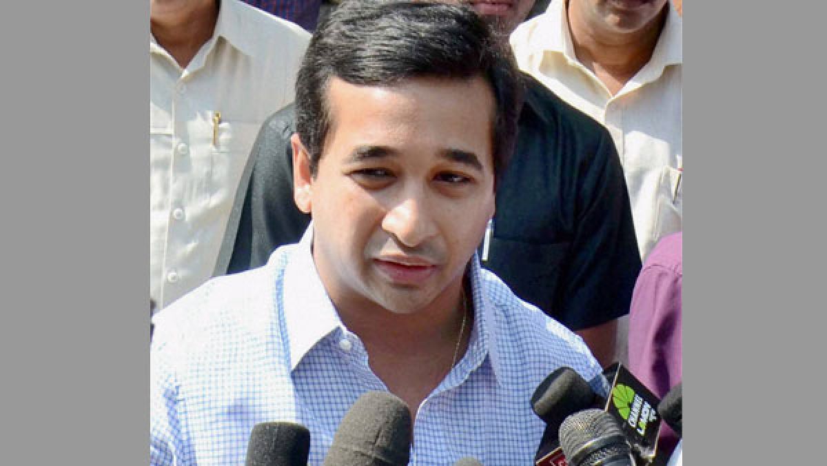 Nitesh Rane who poured mud on NHAI engineer gets bail - Oneindia News