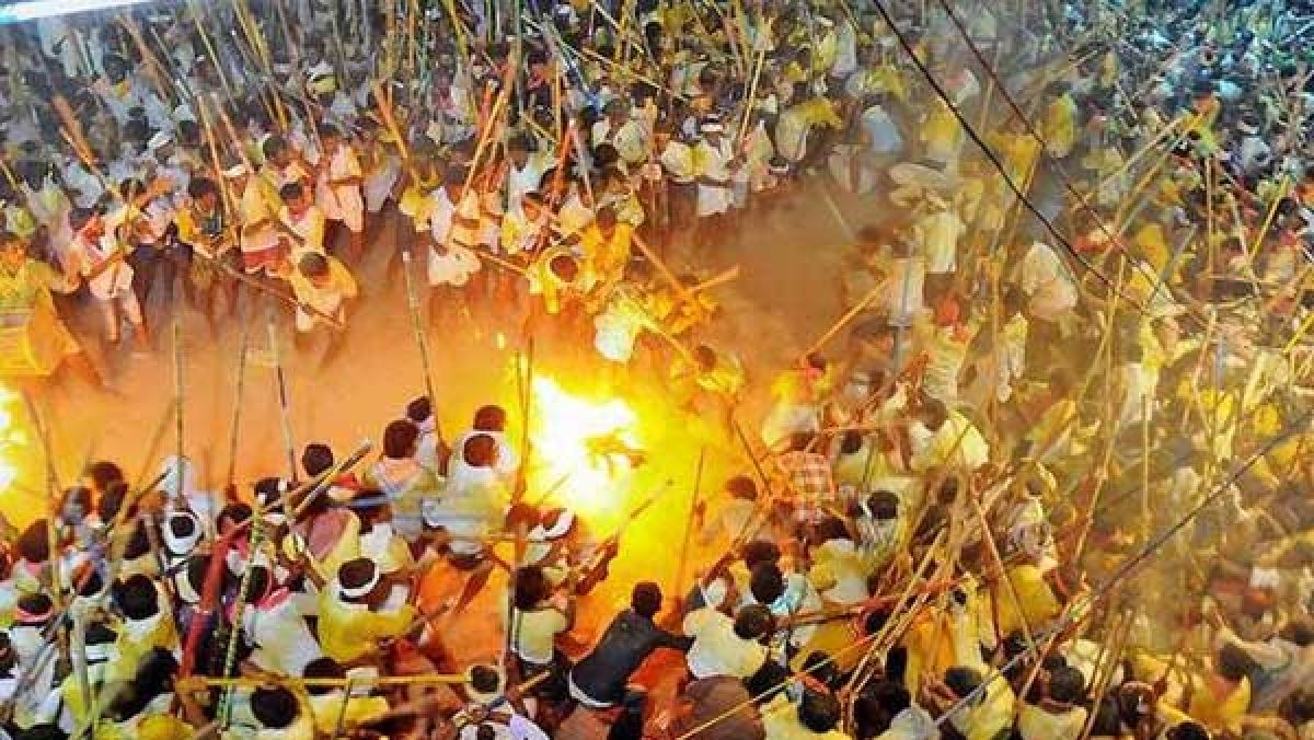 Banni festival: 4 killed, 50 injured in traditional stick fight during ...