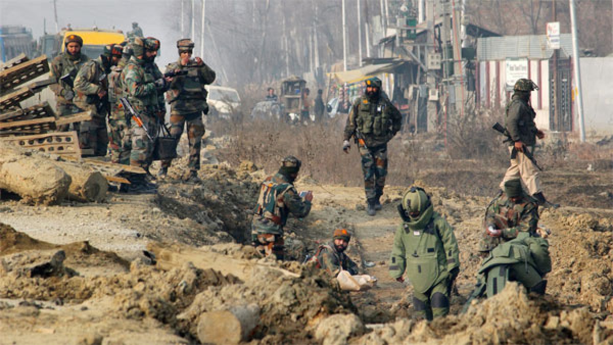 IED defused, major terror strike averted along LoC - Oneindia News