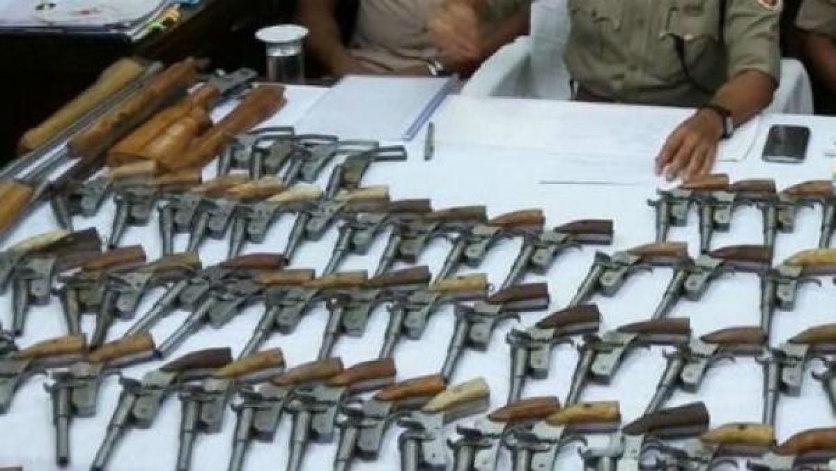 Illegal gun factory in Bihar busted - Oneindia News