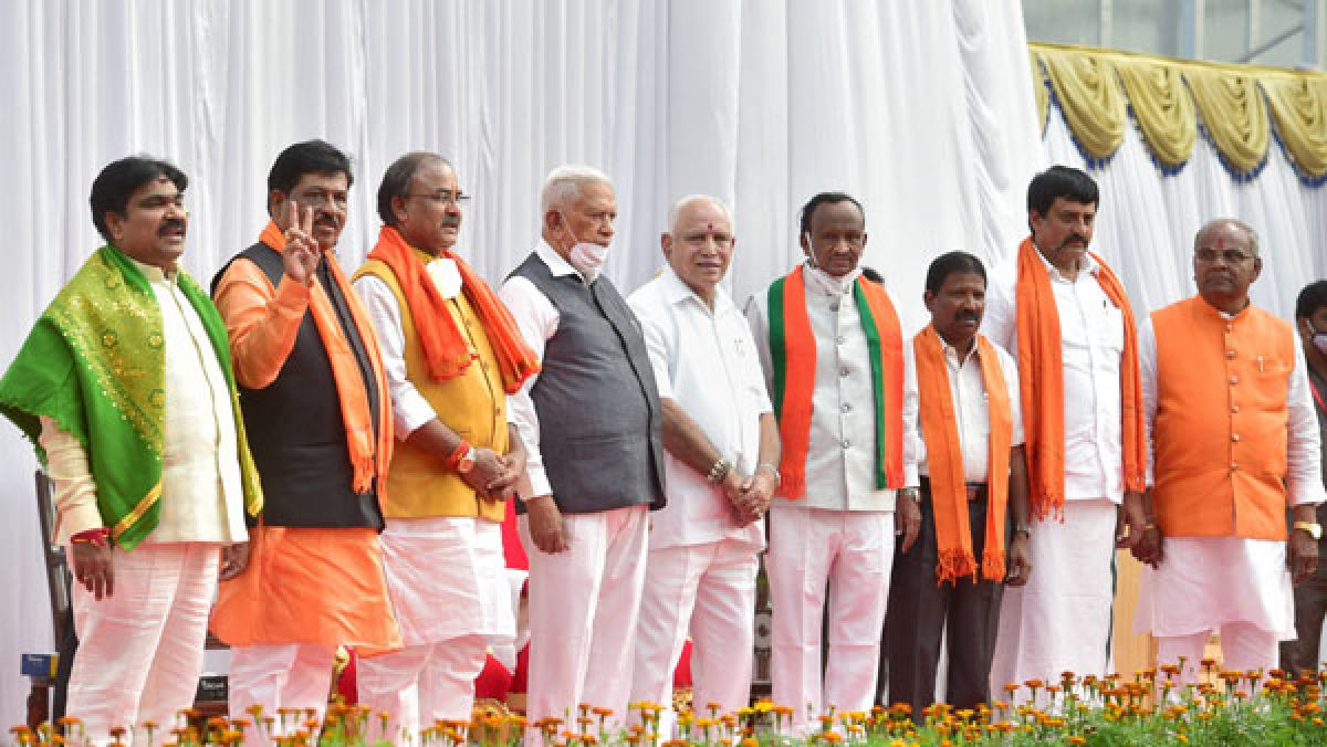 Newly inducted ministers in Karnataka get portfolios - Oneindia News