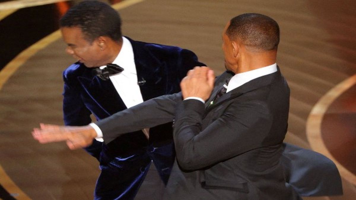 Video: Will Smith hits Chris Rock over joke at Oscars, says 'keep my ...
