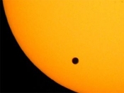 Venus near moon in dramatic sky show tonight: How to watch it ...
