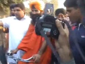Petrol Price Hiked | Baba Ramdev | Protest | Ride Bicycle | Punjab ...