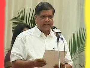 Jagadish Shettar Swears-in as Karnataka CM | Eshwarappa | R Ashok ...