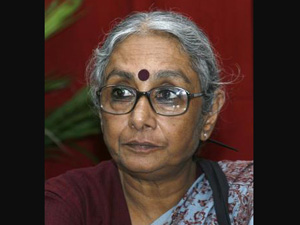 Blow to Sonia as activist Aruna Roy stays out of NAC - Oneindia News