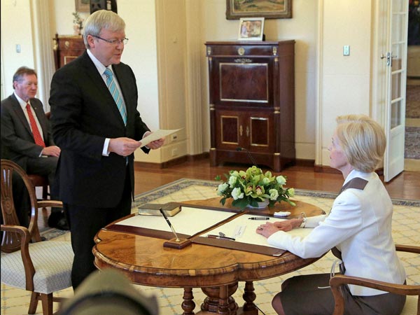 Australian PM Kevin Rudd unveils new cabinet - Oneindia News