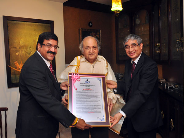 Mumbai: 35th BMA Awards presented in glittering ceremony - Oneindia News