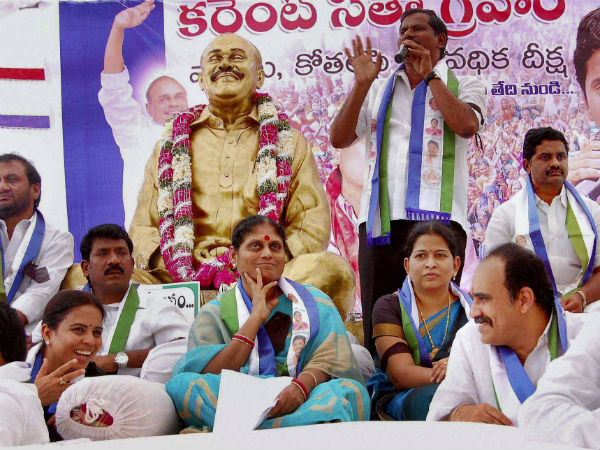 AP: YSR Congress party leader Vijayamma to fast unto death from Aug 19 ...