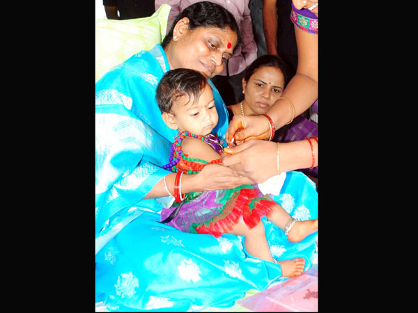 AP: YSR Congress party leader Vijayamma on indefinte hunger strike ...