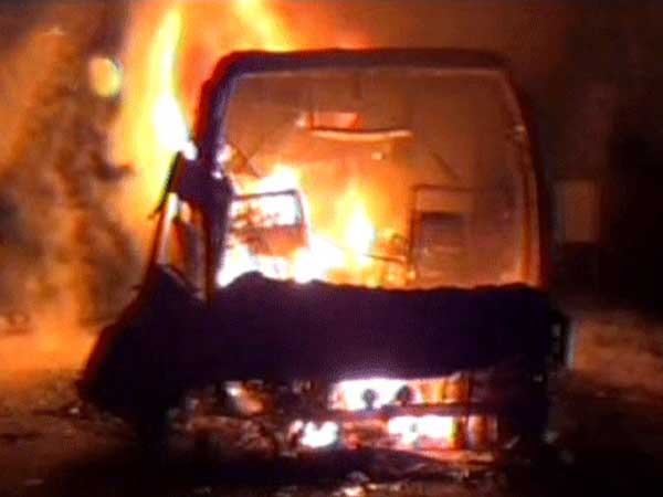 Volvo Bus Catches Fire | Andhra Pradesh Accident | Bangalore Hyderabad ...