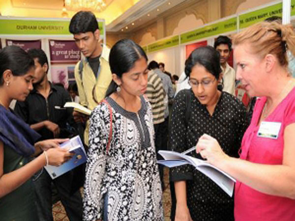 Indian students surge in the US - Oneindia News
