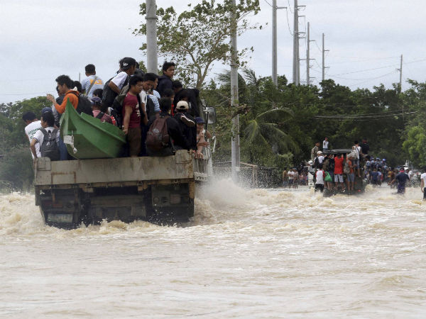 Vietnam starts massive evacuation as typhoon Haiyan looms - Oneindia News