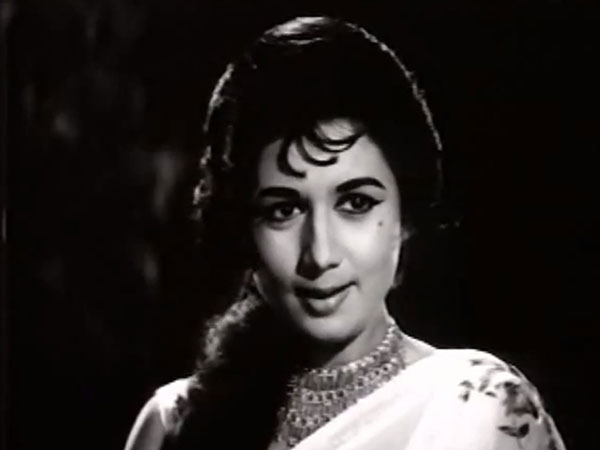 Veteran actress Nanda dies at 75 - Oneindia News