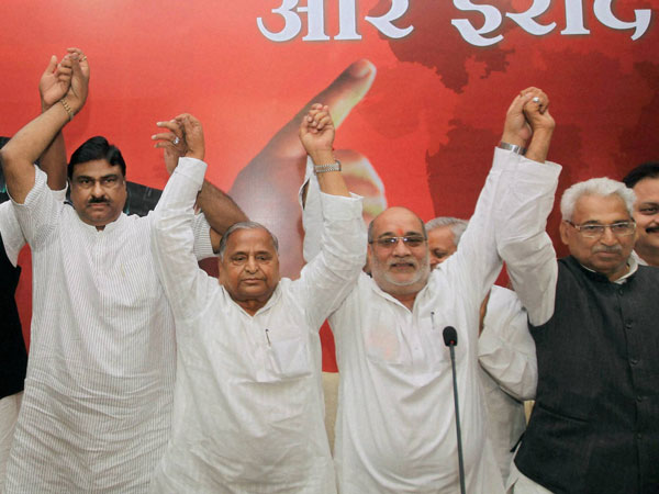 Ashok Pradhan joins SP, attacks BJP - Oneindia News