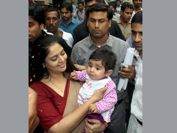 Nagma: Age, Biography, Education, Family, Caste, Net Worth & More ...