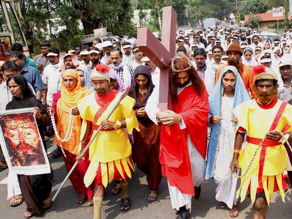 In Pics: Good Friday observed in India - Oneindia News