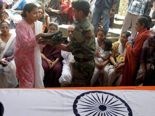 In Pics: Major Mukund Varadarajan laid to rest with full military ...