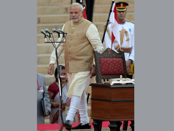 Politicians take to Twitter to congratulate Narendra Modi - Oneindia News