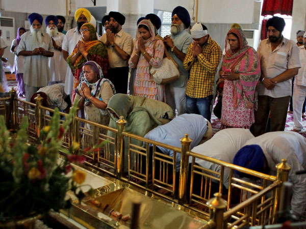 From Golden Temple to Delhi, Punjab families pray for Iraq hostages ...