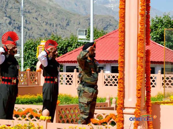 Army chief Bikram Singh pays tribute to Kargil war martyrs - Oneindia News