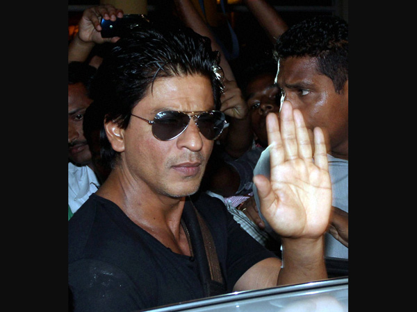 Bollywood Shocker: Shahrukh Khan faces protest in Mumbai, his Mannat is ...