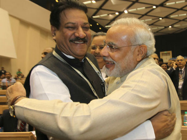 Congress CMs refusing to share dais with PM: Is it a threat to country ...