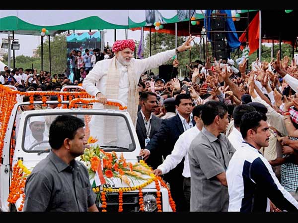 Modi enjoys twice the security cover of his predecessor - Oneindia News