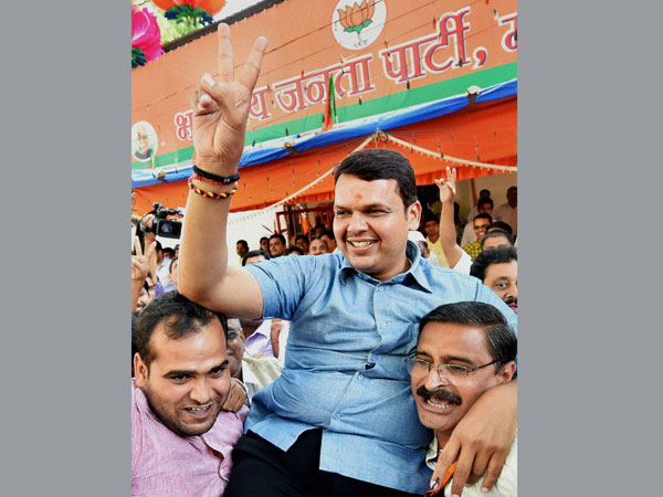 Devendra Fadnavis: Age, Biography, Education, Wife, Caste, Net Worth ...