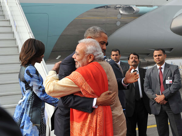Modi-Obama hug- Tremors felt in Pakistan - Oneindia News
