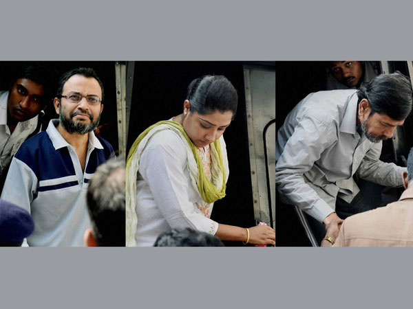 Saradha: Don't make Supreme Court a political arena - Oneindia News