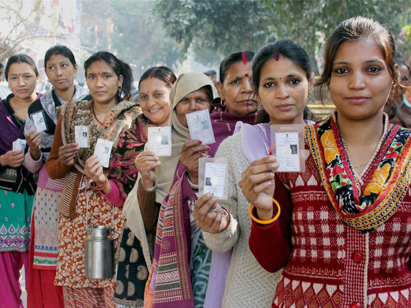Follow Live Updates of Delhi assembly election 2015 - Oneindia News