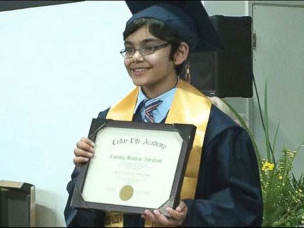 11 year Indian-American boy graduates from US college - Oneindia
