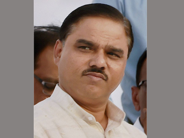 Jitendra Singh Tomar taken to Faizabad by police, claims degree is ...