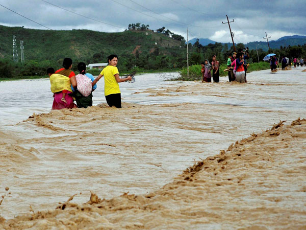 (Pics) Manipur floods: 10 rescued from landslide debris, 4 bodies found ...