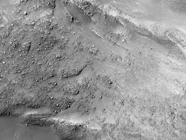 NASA releases image of landslide on Mars - Oneindia