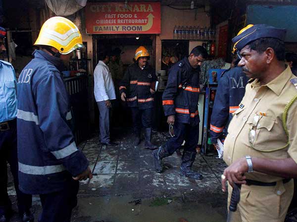Odisha cylinder blast in govt quarter kills 1, 3 injured - Oneindia