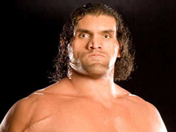 Khali gets angry during an event, breaks table with hand - Oneindia