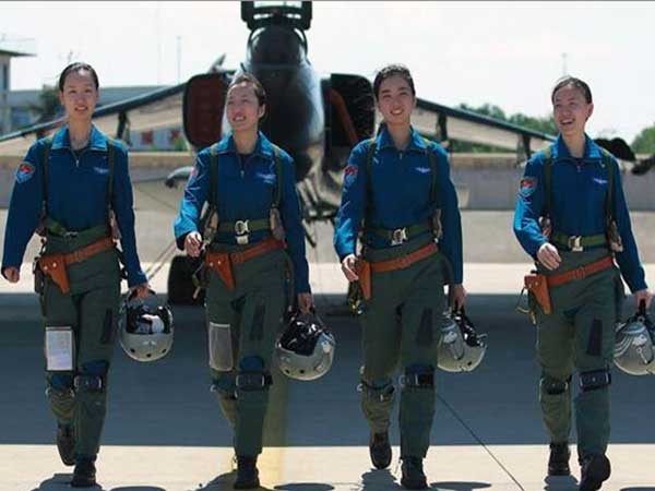 IAF to induct first batch of female fighter pilots on 18 June - Oneindia