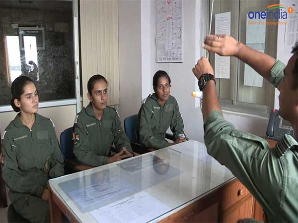 Indian Air Force to get first 3 women fighter pilots on June 18, Watch ...