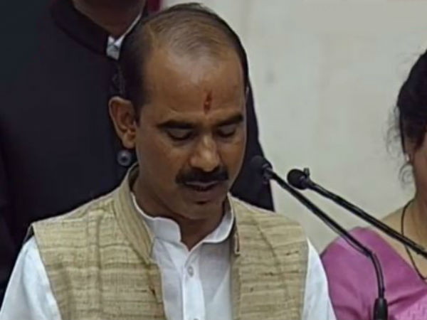 In Pics: 19 new ministers in Modi's reshuffled cabinet - Oneindia News