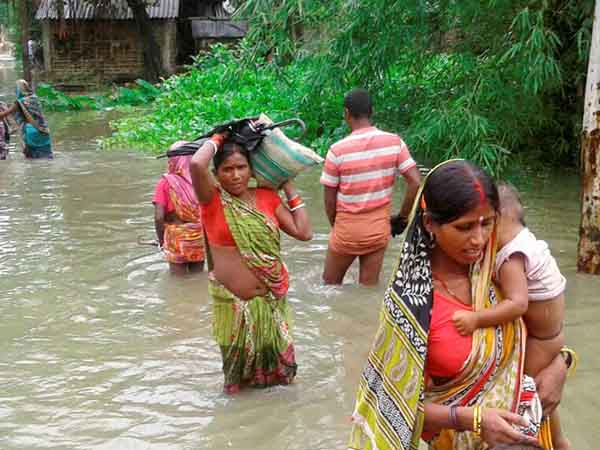 Bihar floods : People eating rats to survive - Oneindia