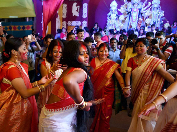 (In pics) OneIndia wishes 'Shubho Bijoya' - Oneindia News