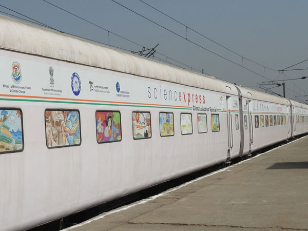 Science Express chugs into Bengaluru, climate change exhibits onboard ...