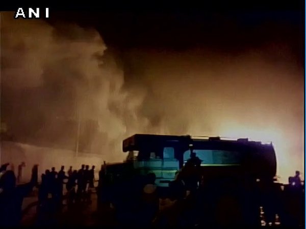Major fire at IOCL depot in West Bengal - Oneindia News