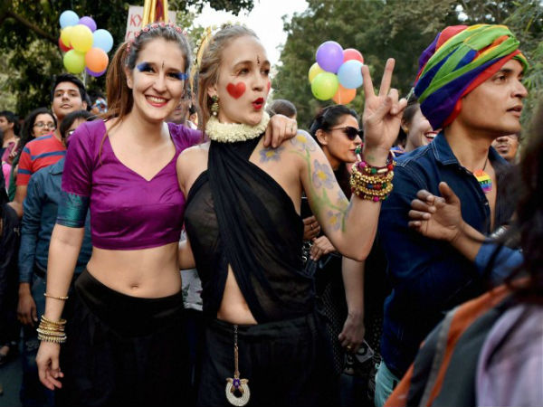 Supreme Court Decriminalises Gay Sex Who Said What Oneindia News